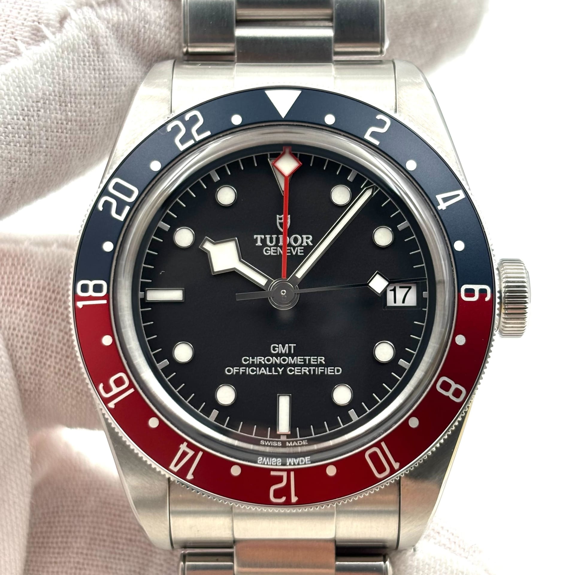 Auction: 2023 Tudor Black Bay GMT / Bracelet M79830RB-0001 | Bezel
