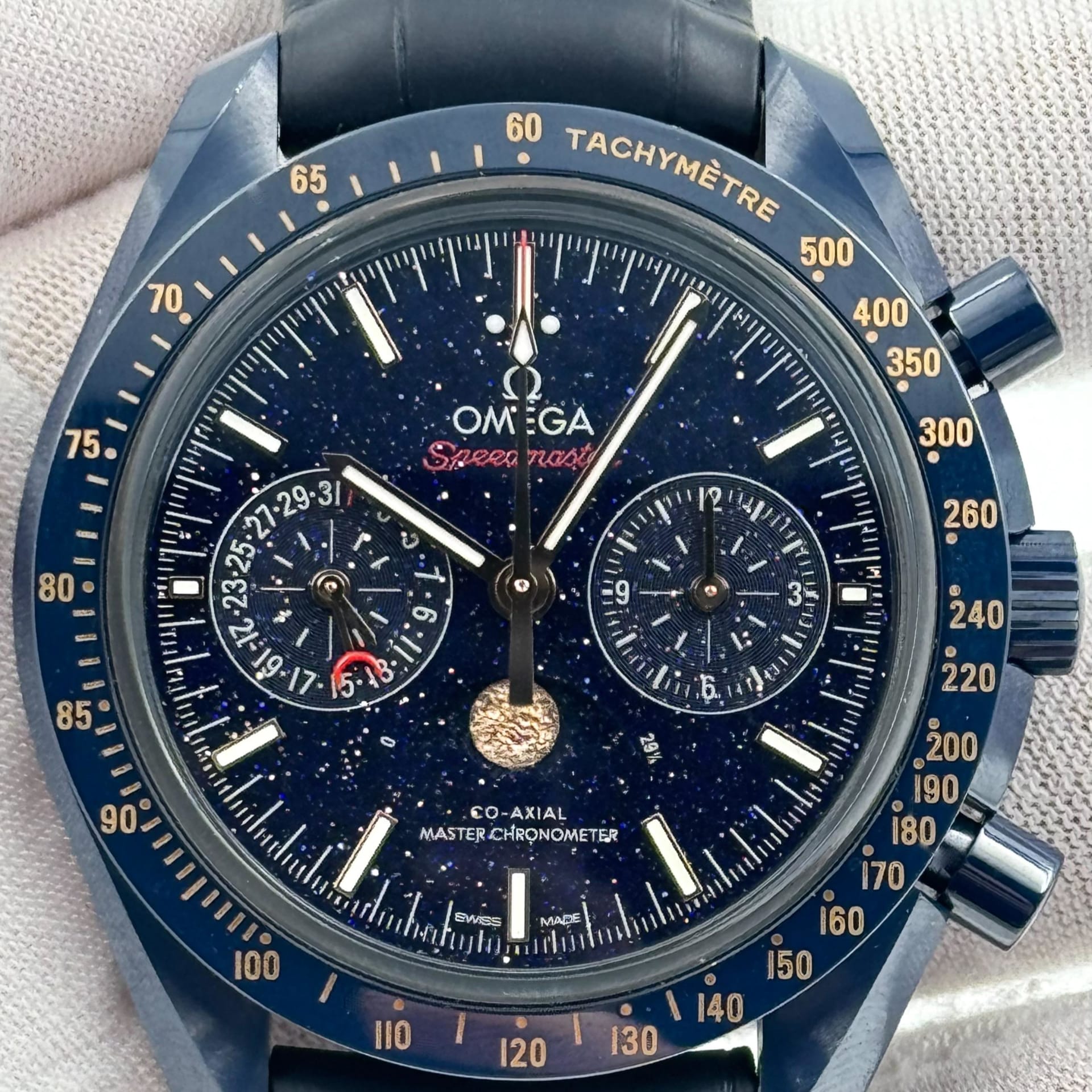 Auction: Omega Speedmaster Moonphase Chronograph Master Chronometer ...