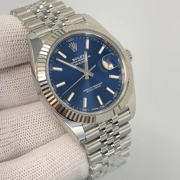 Rolex Datejust 41 Fluted / Blue / Jubilee 126334-0002 | Bezel