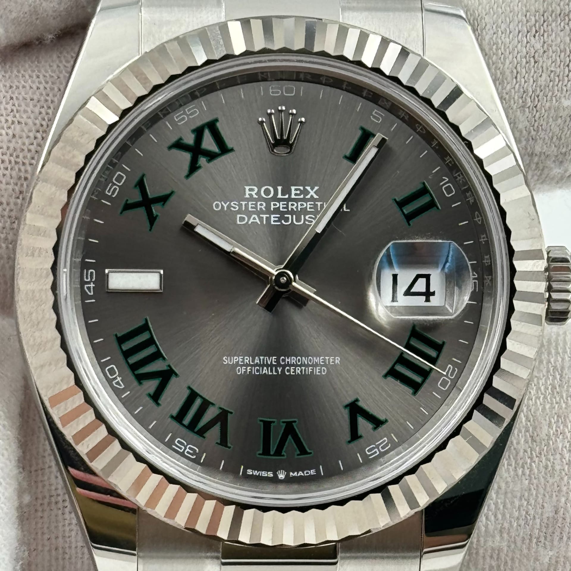 Auction: 2021 Rolex Datejust 41 "Wimbledon" / Fluted / Oyster 126334-0021 | Bezel