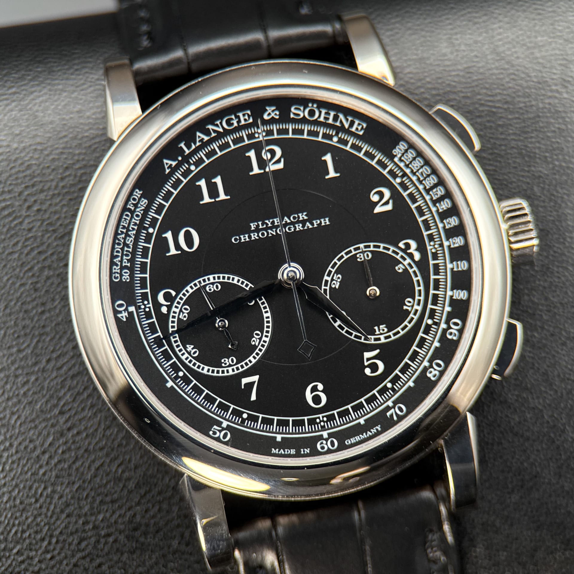 Auction: 2021 A. Lange & Söhne 1815 Chronograph 414.028 | Bezel