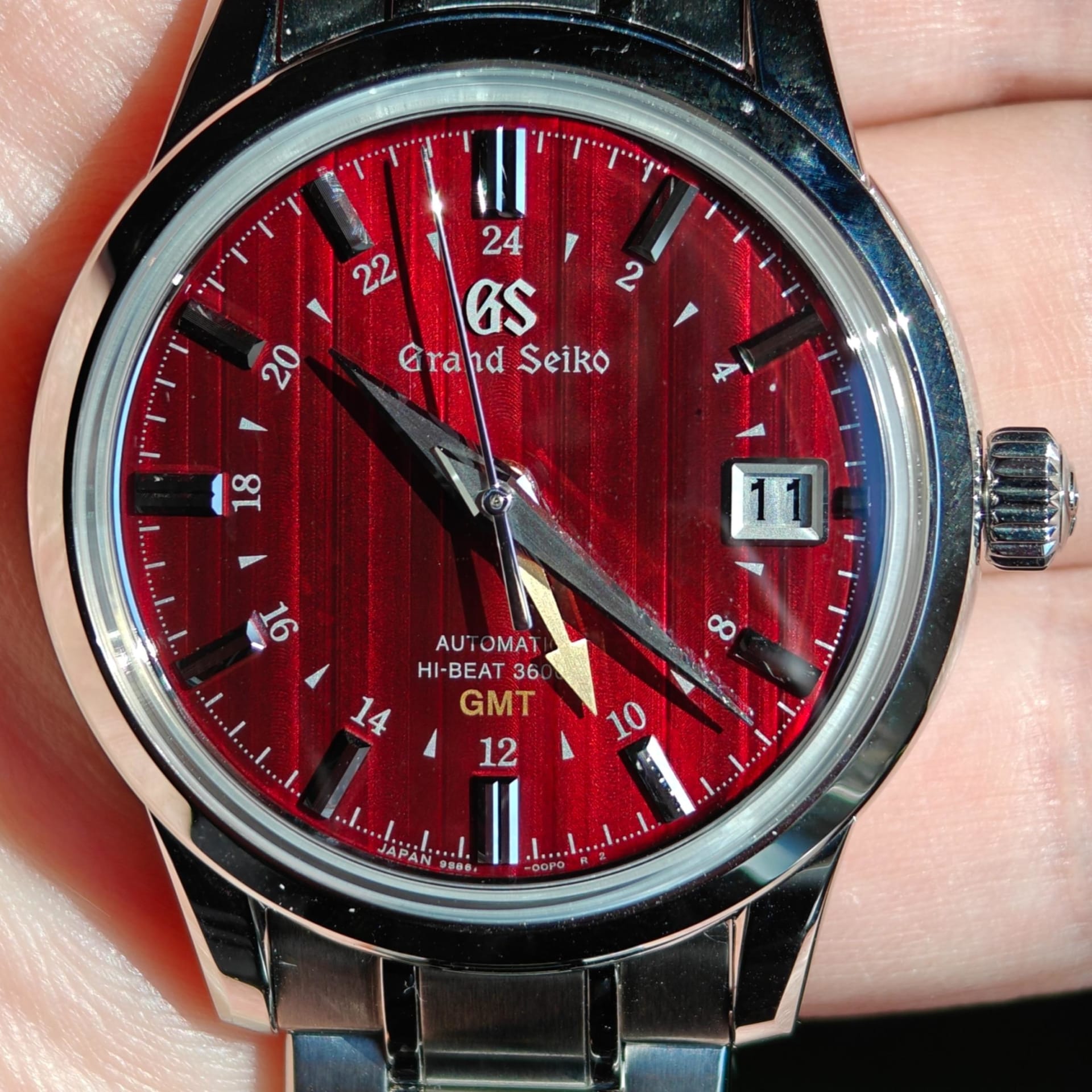 Auction: 2025 Grand Seiko Mechanical Hi-Beat 36000 GMT Steel / Red ...