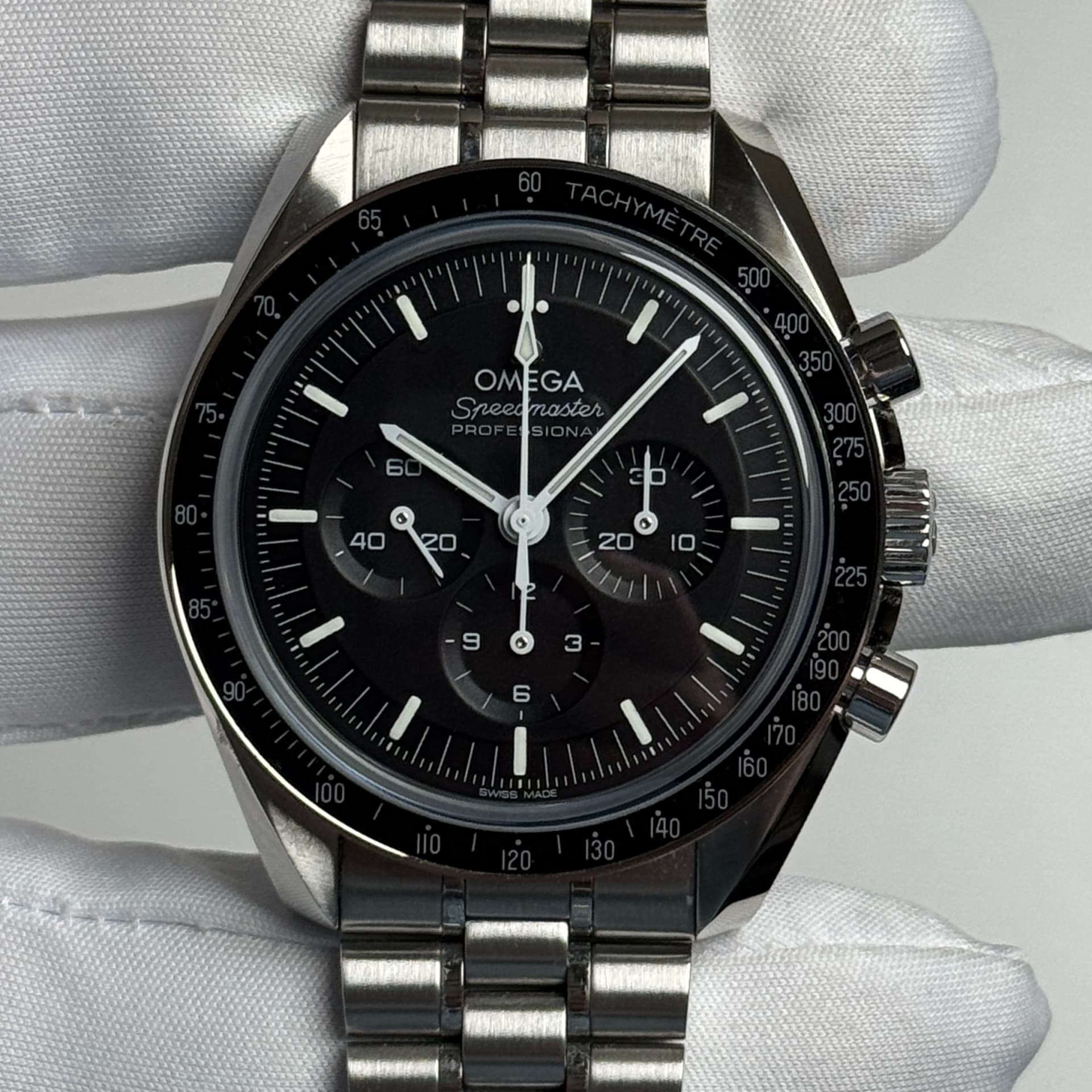 Auction: 2025 Omega Speedmaster Professional Moonwatch 3861 Steel ...