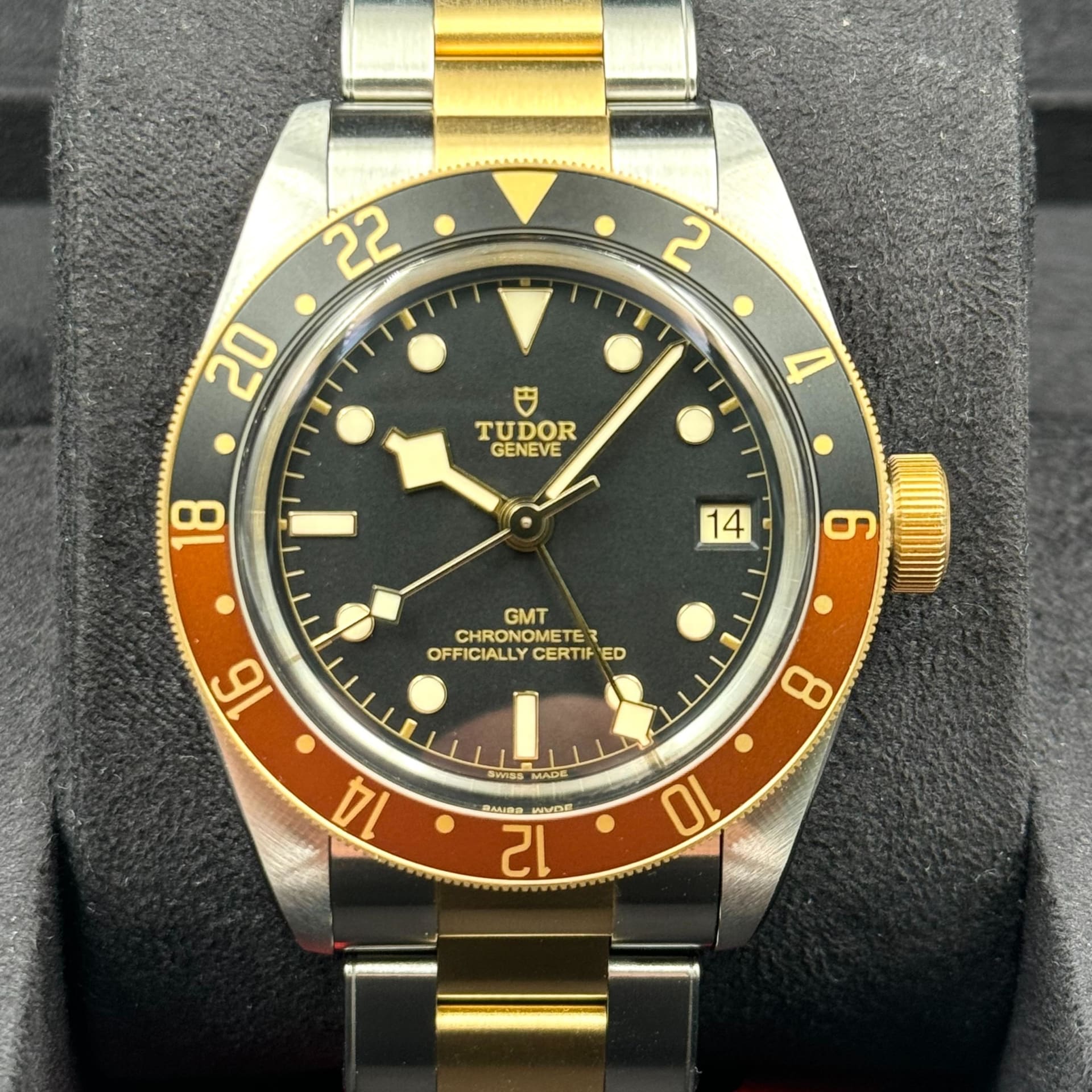 Auction: 2024 Tudor Black Bay GMT S&G / Bracelet M79833MN-0001 | Bezel