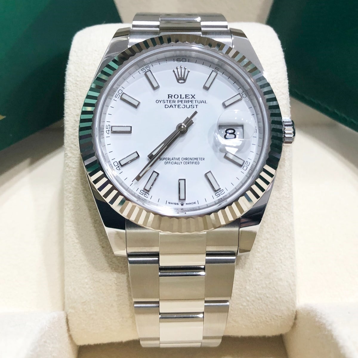 Rolex Datejust 41 Fluted / White / Oyster 126334-0009 | Bezel