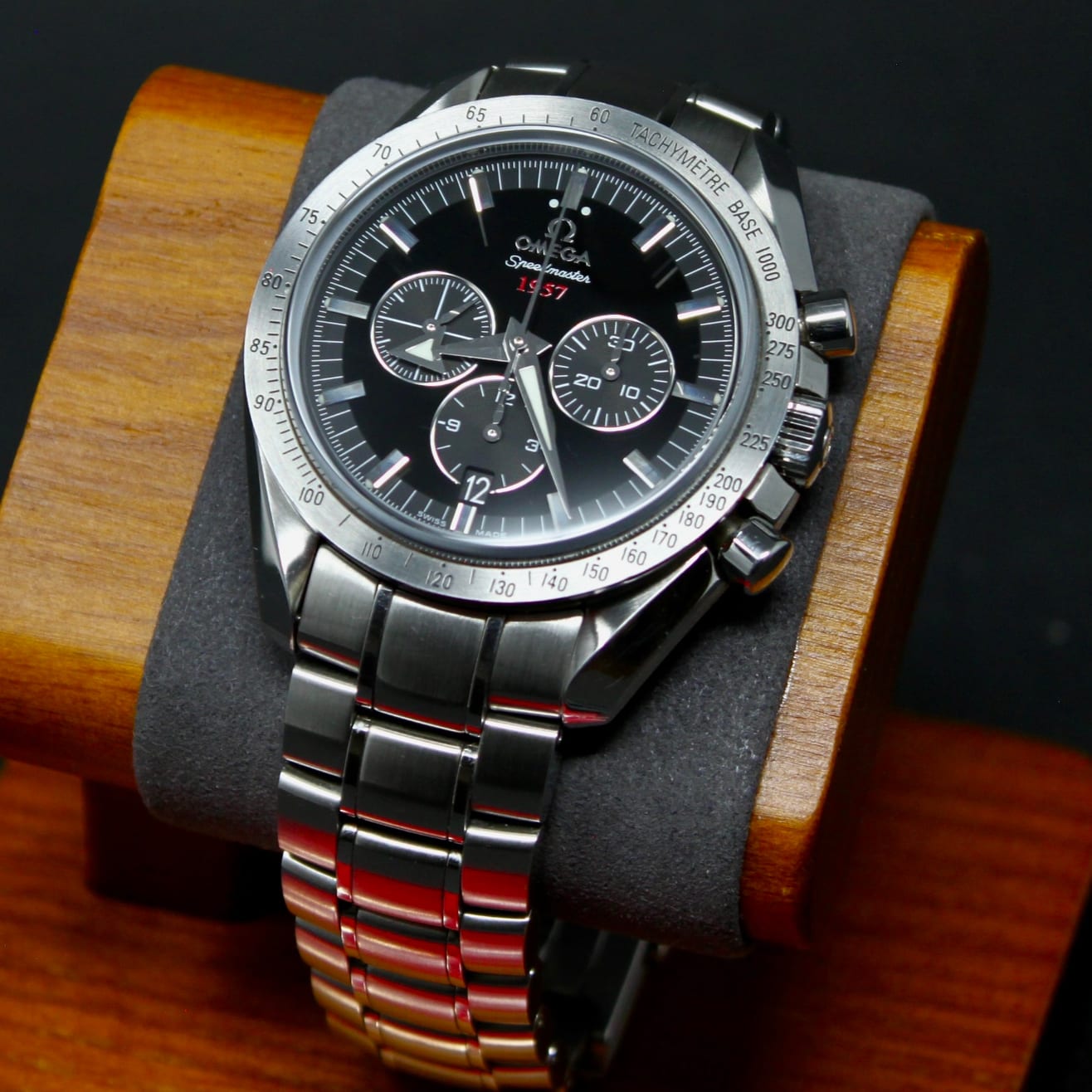 Auction: 2019 Omega Speedmaster Broad Arrow 1957 42 Steel / Black ...