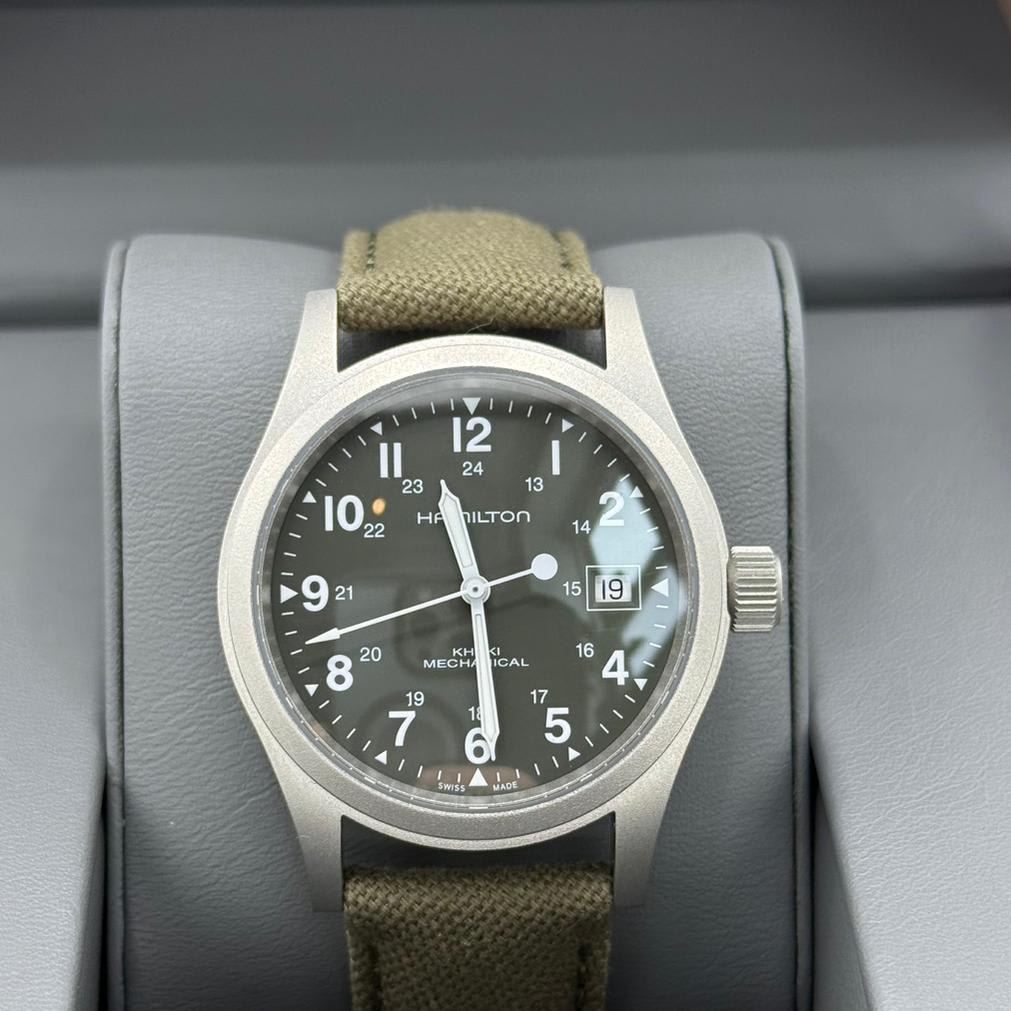 Auction: 2024 Hamilton Khaki Field Mechanical 38 Steel / Green ...
