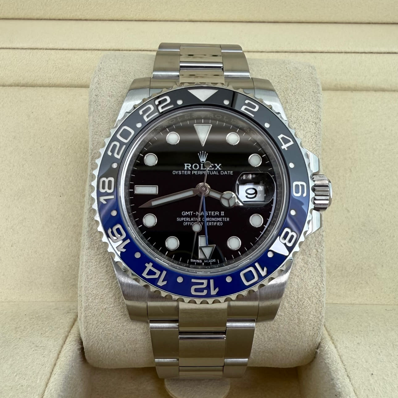 Auction: 2017 Rolex GMT-Master II "Batman" 116710BLNR | Bezel