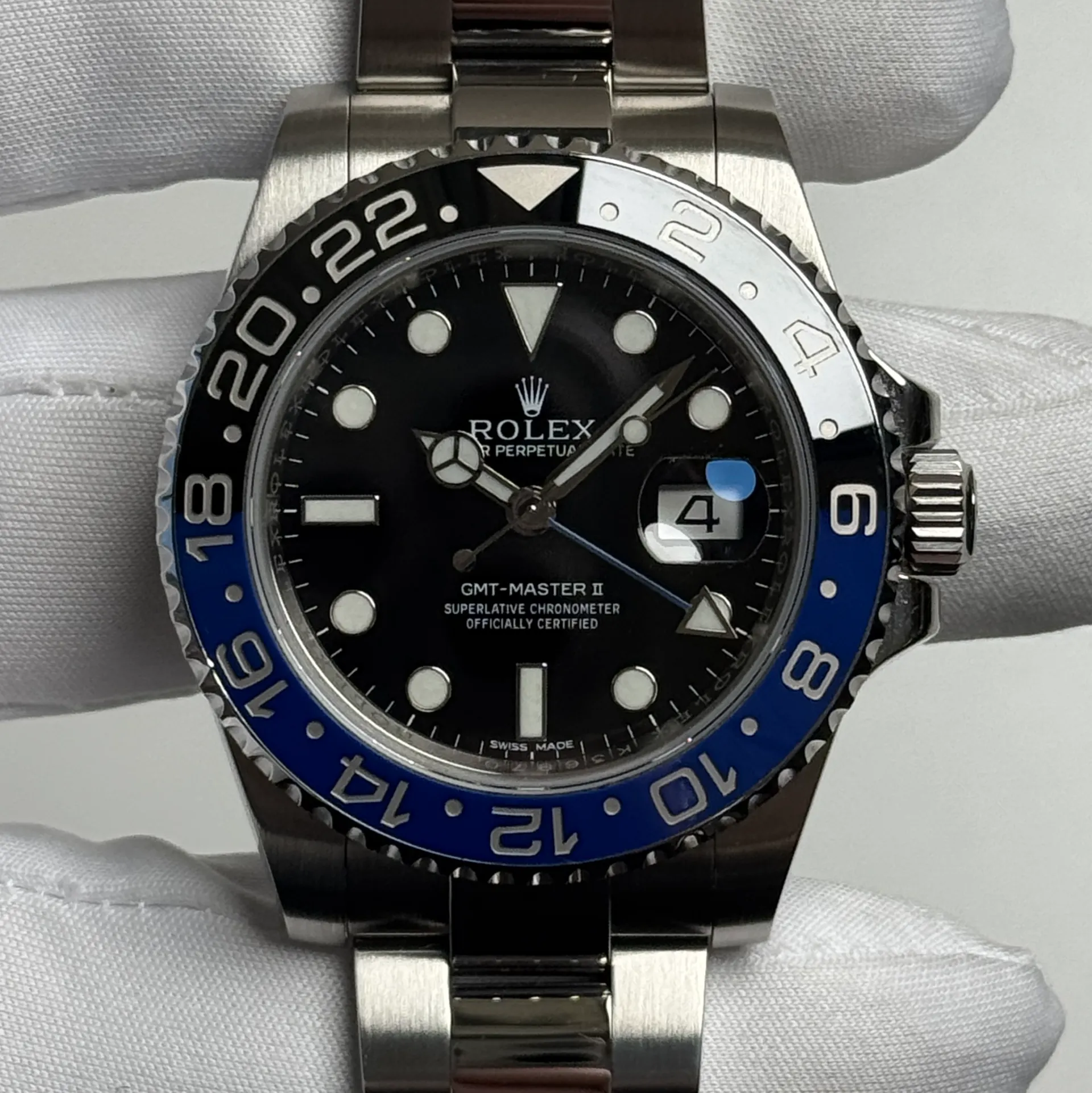 Auction: 2015 Rolex GMT-Master II "Batman" 116710BLNR | Bezel