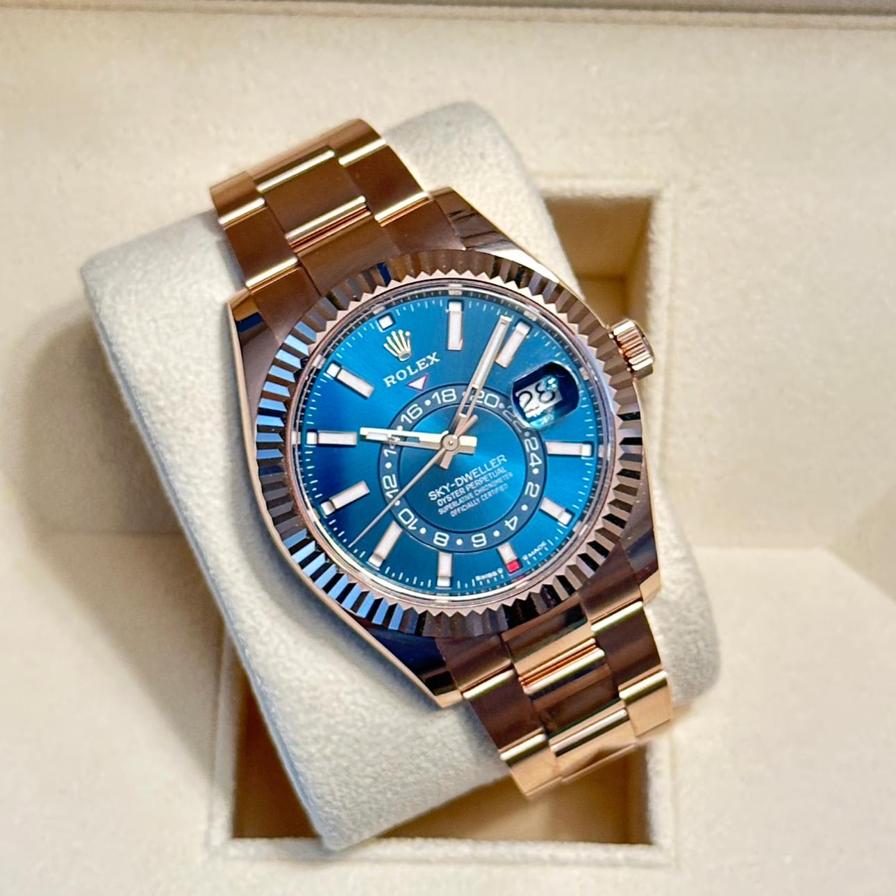 Rolex Sky-Dweller Rose Gold / Fluted / Blue / Oyster 336935-0001 | Bezel